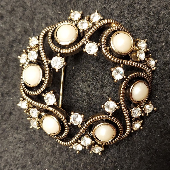 Monet | Jewelry | Vintage Signed Monet Goldtone Brooch Pin With Faux ...